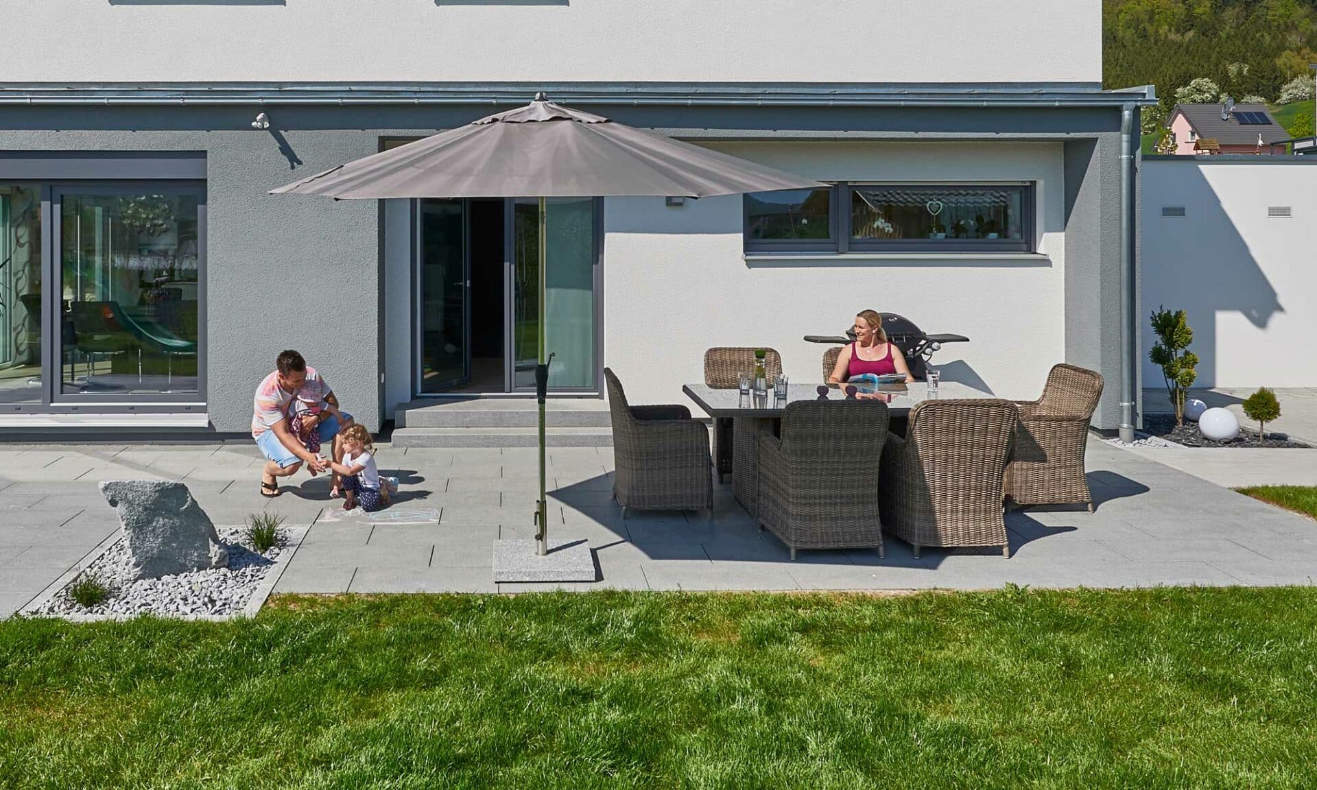 Fertighaus bauen mit WEISS - individuell geplant, nachhaltig gebaut